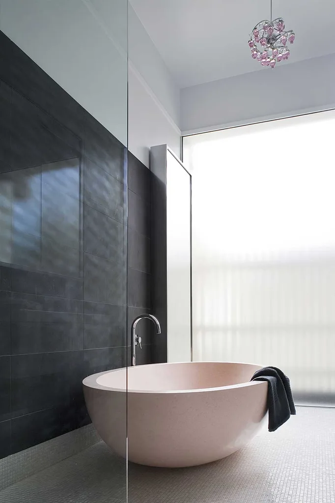 3 Reasons You Need a Pink Bath in Your Life