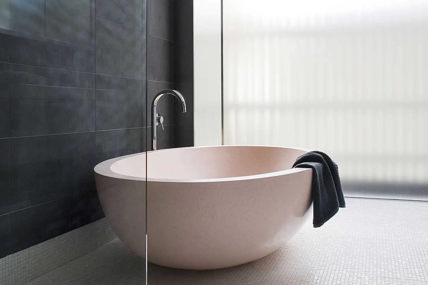 3 Reasons You Need a Pink Bath in Your Life