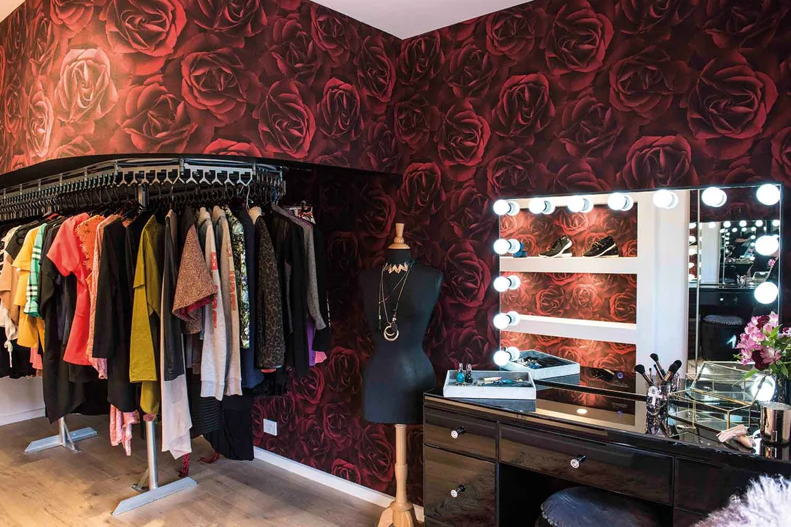 This Show-Stopping Dressing Room Wins All the Points