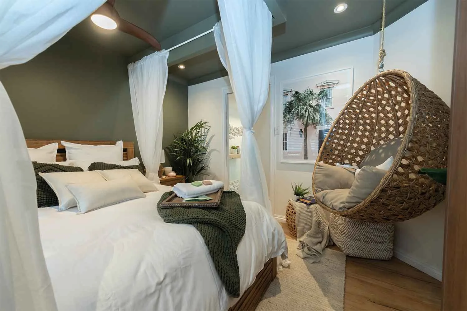 Mikaela & Eliza’s Stunning Coastal Dream Home Reveal