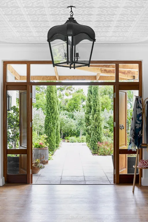 10 entryways that make a great first impression