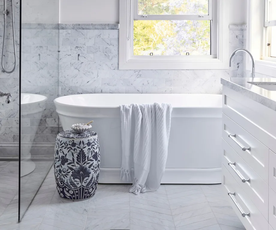 10 elements of a Hamptons style bathroom | Home Beautiful