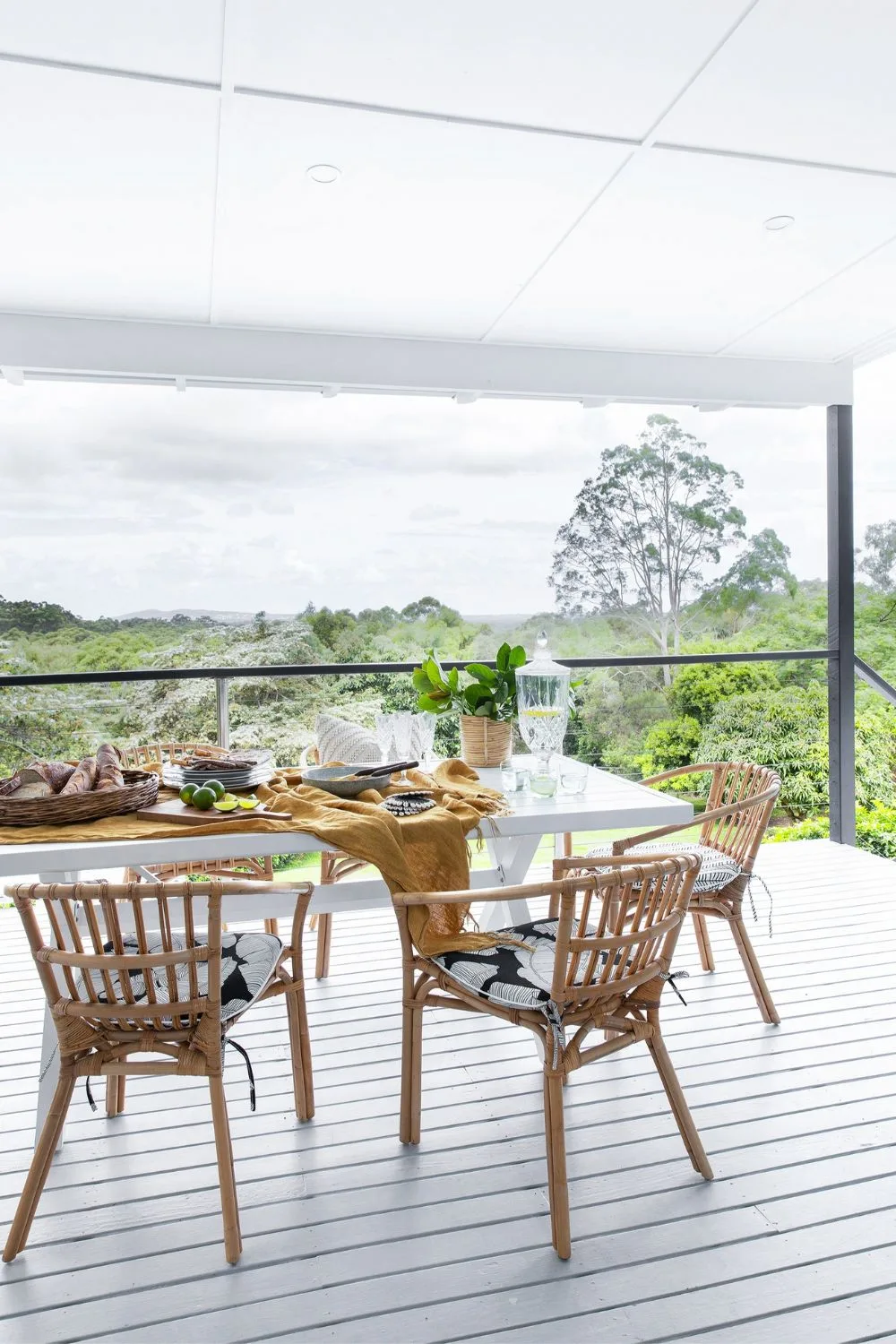 Extendable Outdoor Dining Tables for Any Party Size