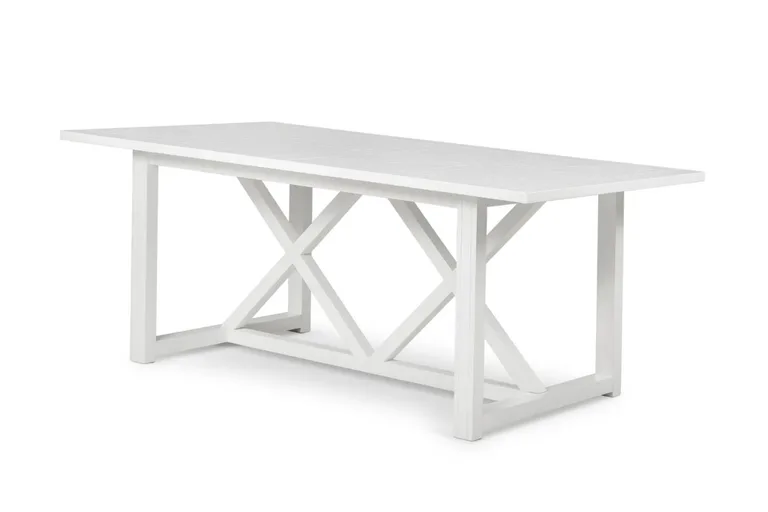 Hamptons-style dining tables for your perfect home
