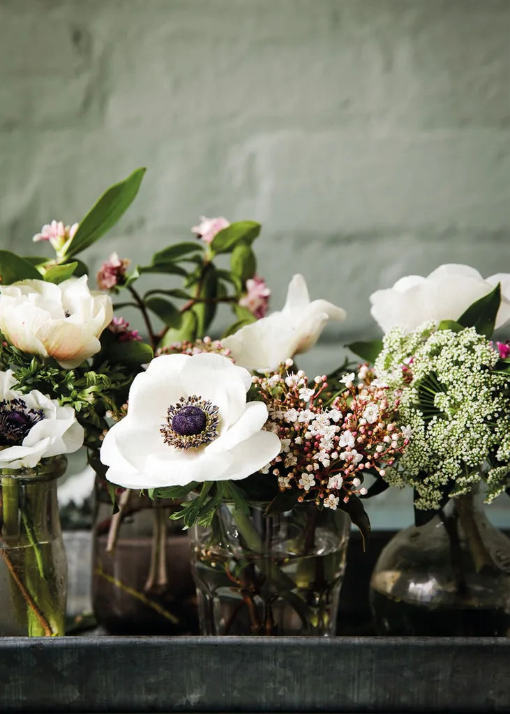 6 ways to decorate with flowers | Home Beautiful