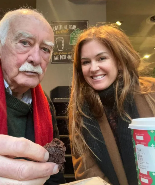 Isla Fisher's Heartbreak Over Her Father's Death