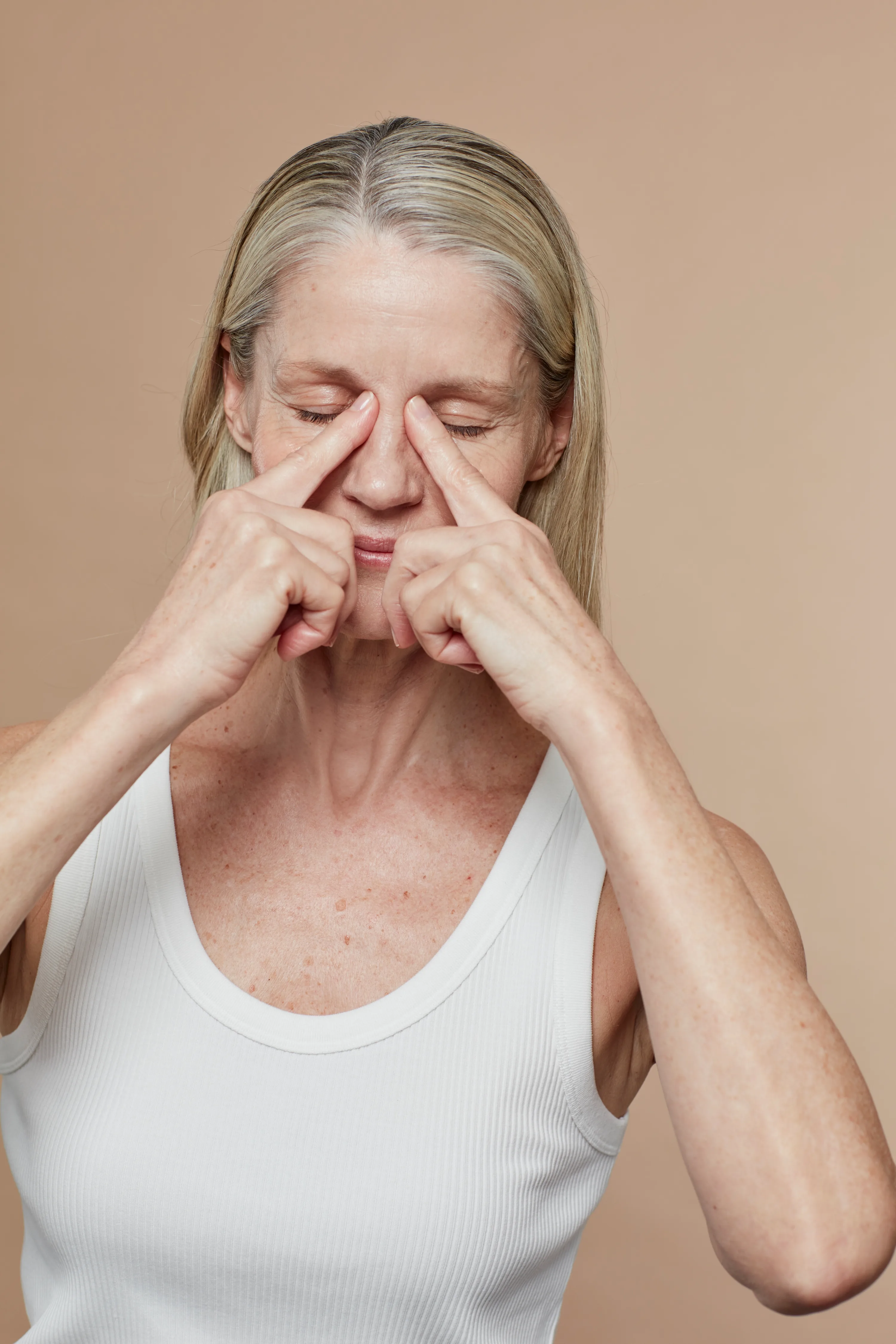 5 Simple Face Massage Techniques for a Workout