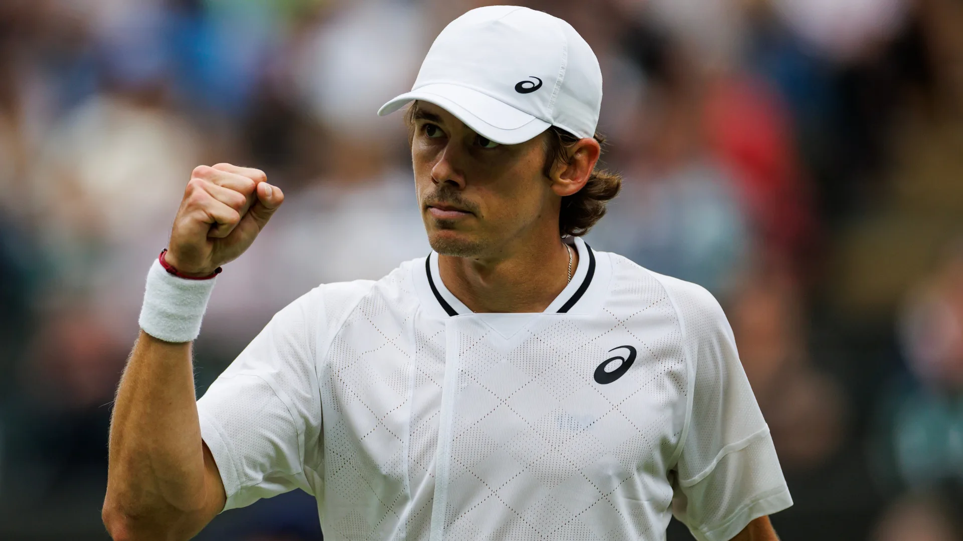 EXCLUSIVE: Alex de Minaur on family, focus and fame | AWW