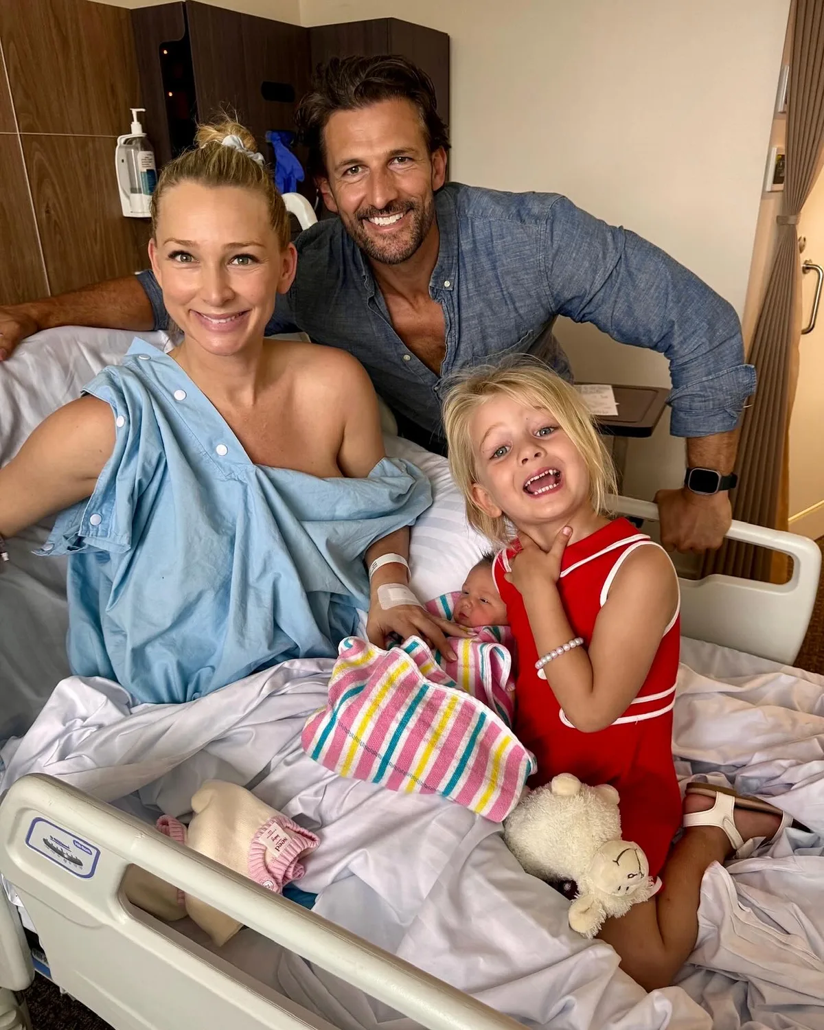 Tim Robards Anna Heinrich kids: Inside the family of 4 | AWW