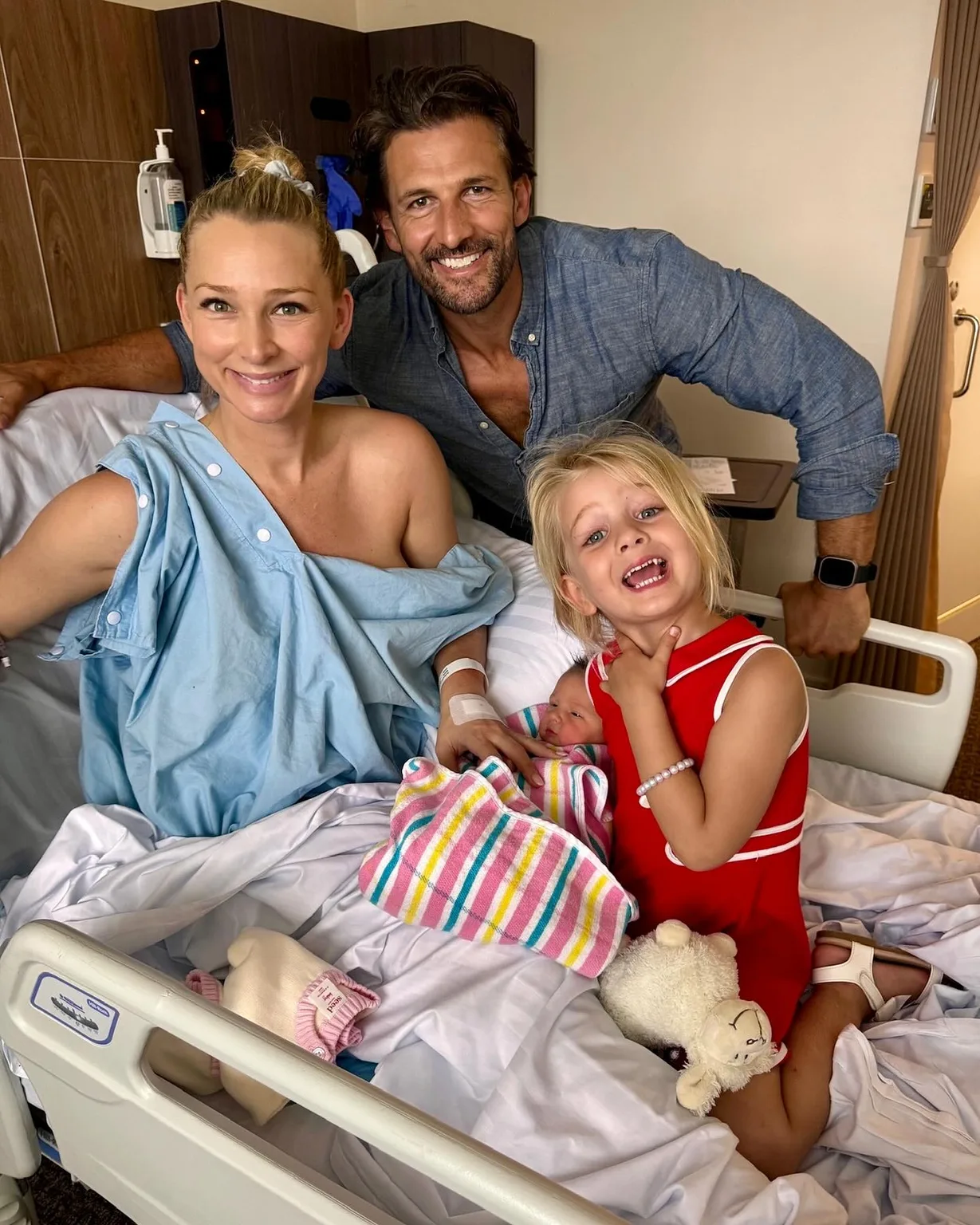 Tim Robards Anna Heinrich kids: Inside the family of 4 | AWW