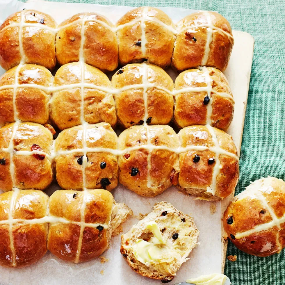 5 easy hot cross bun recipes - The Australian Women's Weekly