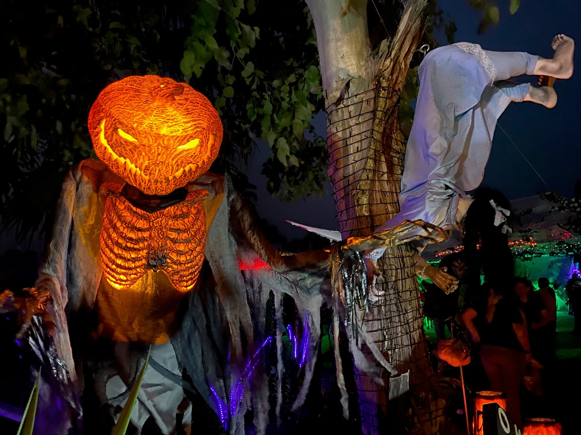 Spies in the Outback looks at the secrets behind Pine Gap | AWW