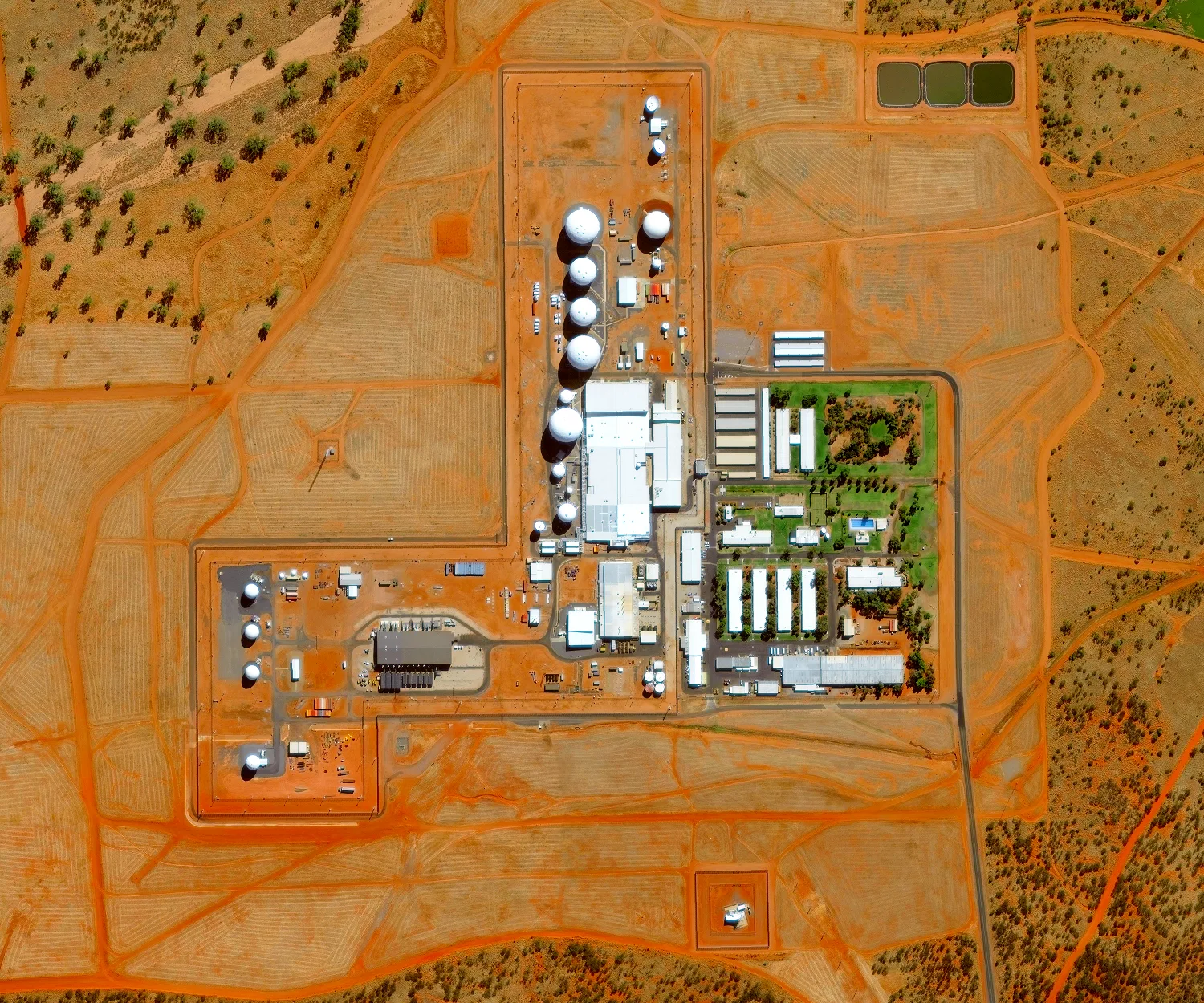 Spies in the Outback looks at the secrets behind Pine Gap | AWW