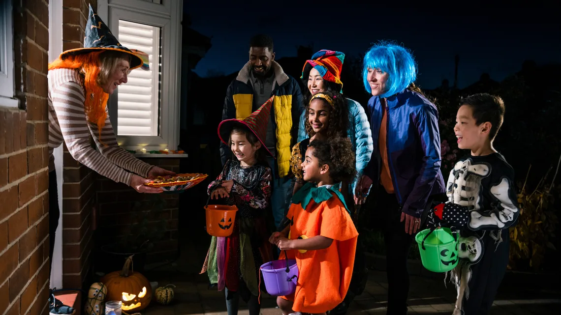Trick-or-treating tips: Stay safe this Halloween | AWW