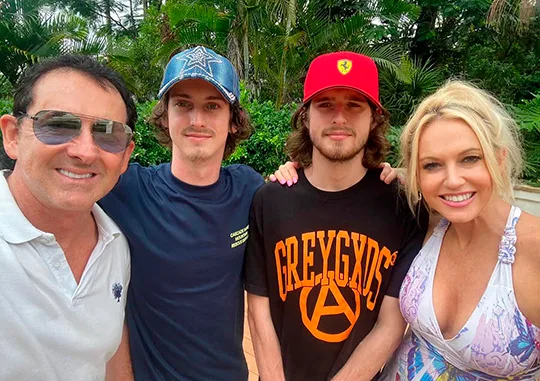 Lee Kernaghan and wife Robby reveal their great love story | AWW