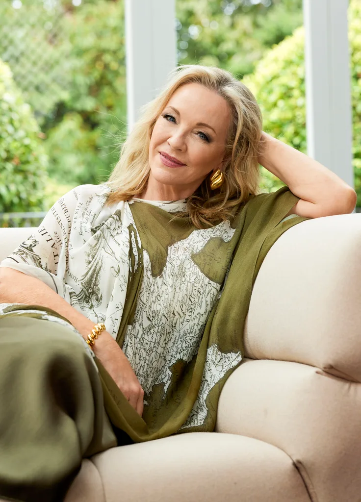 Rebecca Gibney says she wants to age disgracefully | AWW