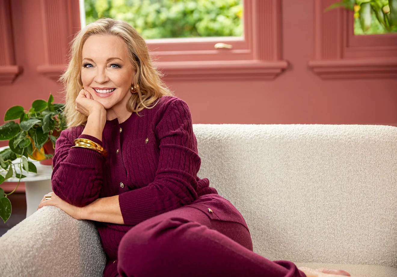 Rebecca Gibney says she wants to age disgracefully | AWW