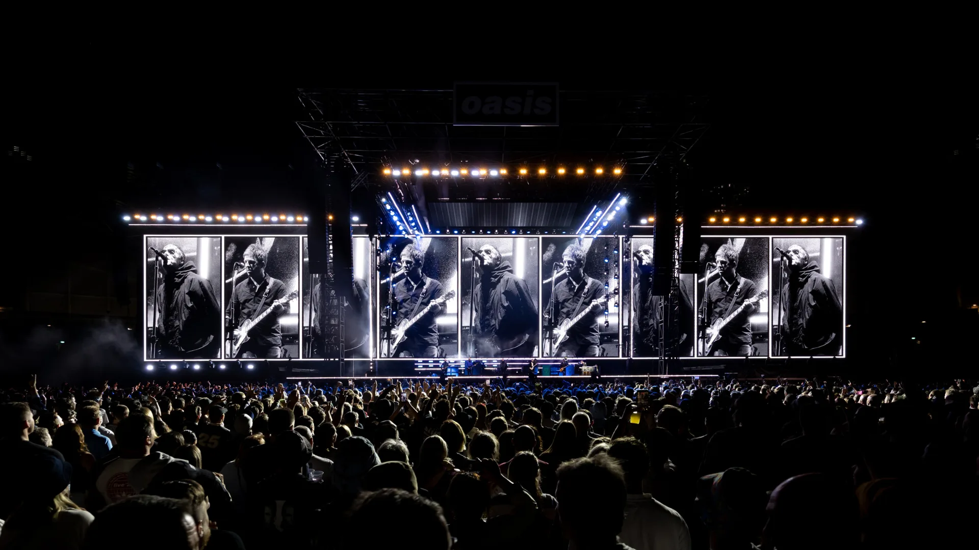 How Oasis' concert in Sydmey brought me back to the 90s - The ...