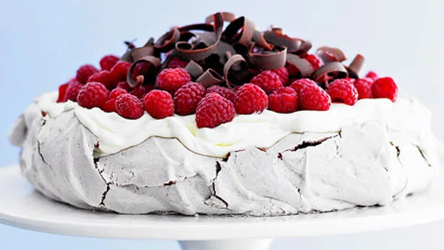 Classic pavlova recipe | Women's Weekly Food