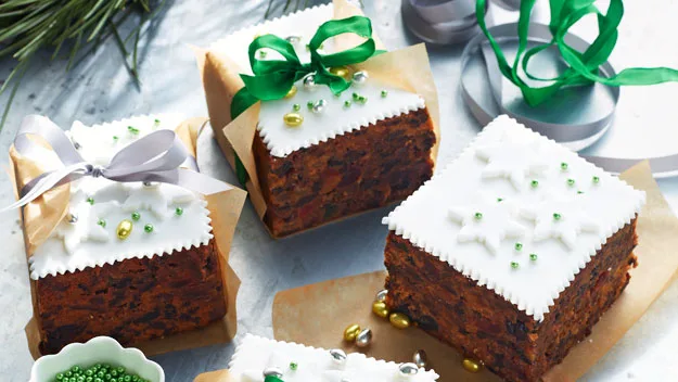 Christmas gift cakes | Women's Weekly Food