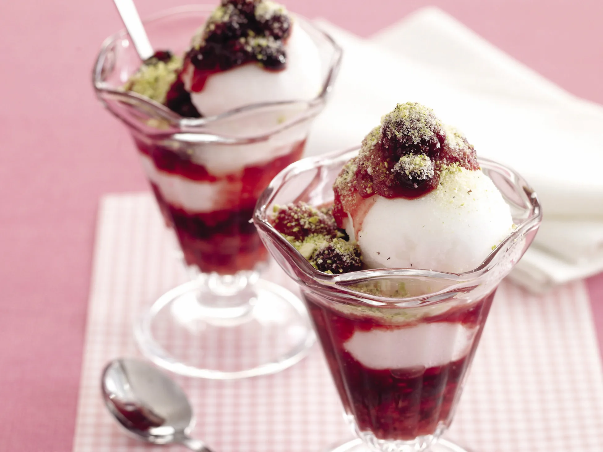16 Simple Sundaes for a Sweet Sunday Treat