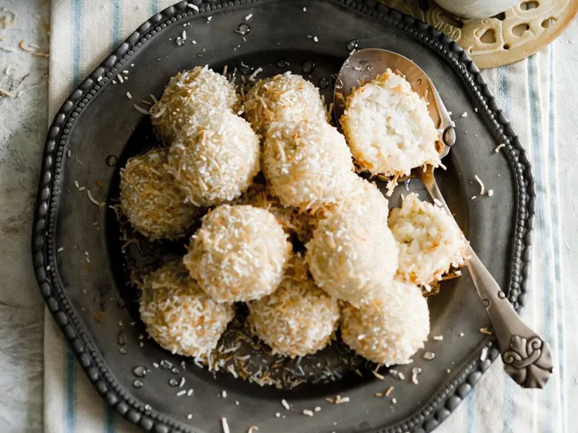 Sticky coconut rice balls with lime syrup
