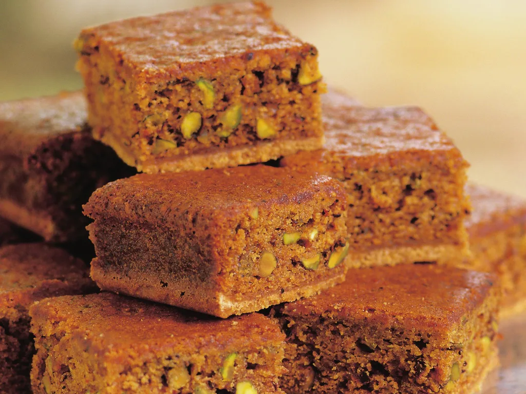 Cardamom-spiced cake | Women's Weekly Food