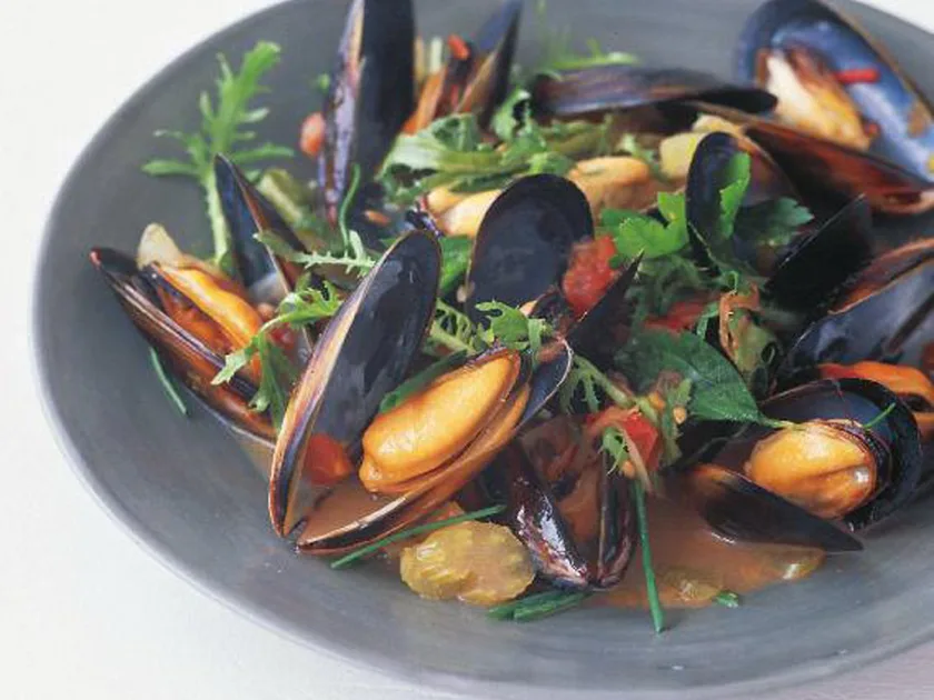 Steamed Belgian Mussels in White Wine and Garlic