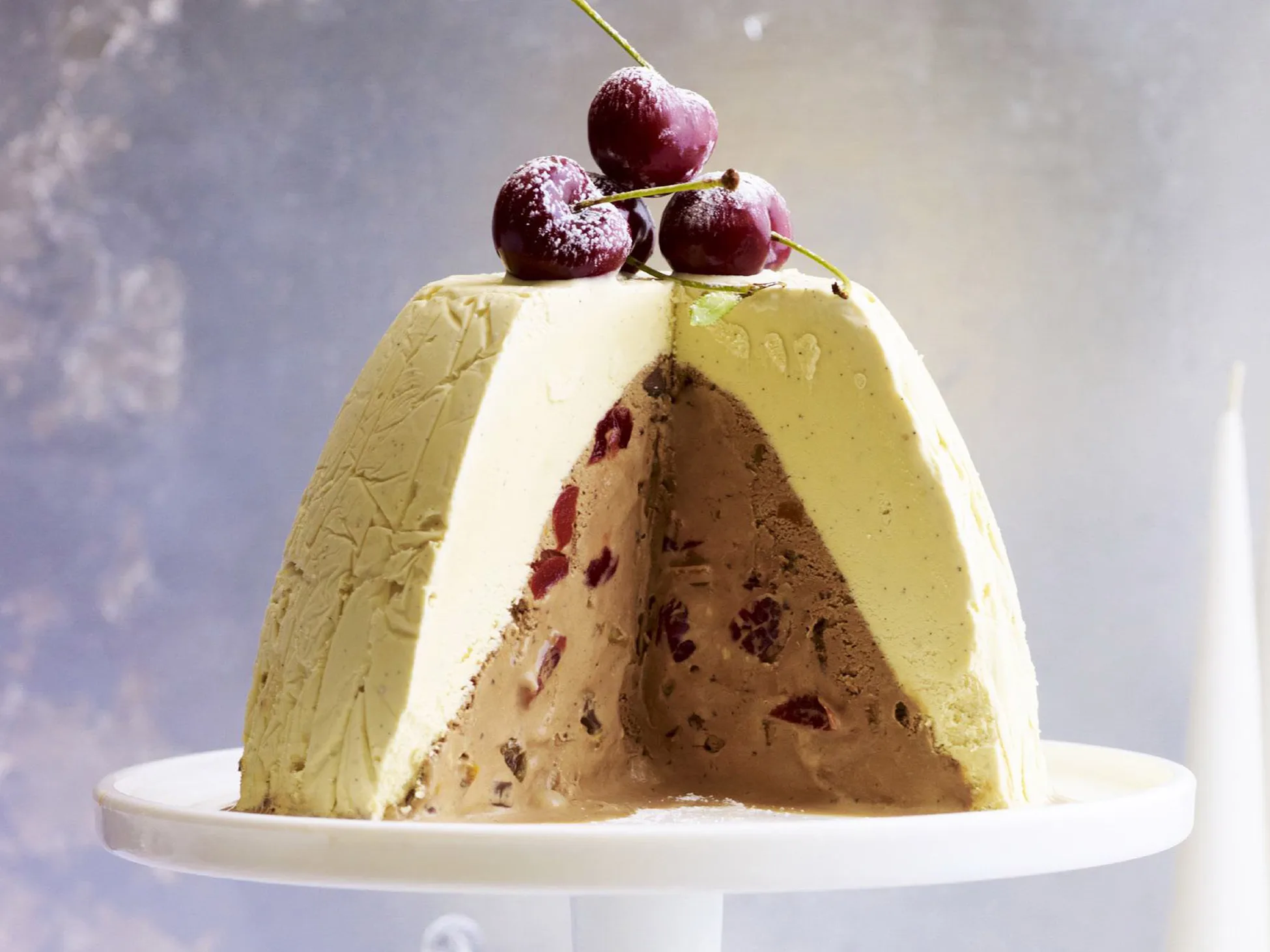 Frozen Pavlova & Other Christmas Ice Cream Cake Recipes