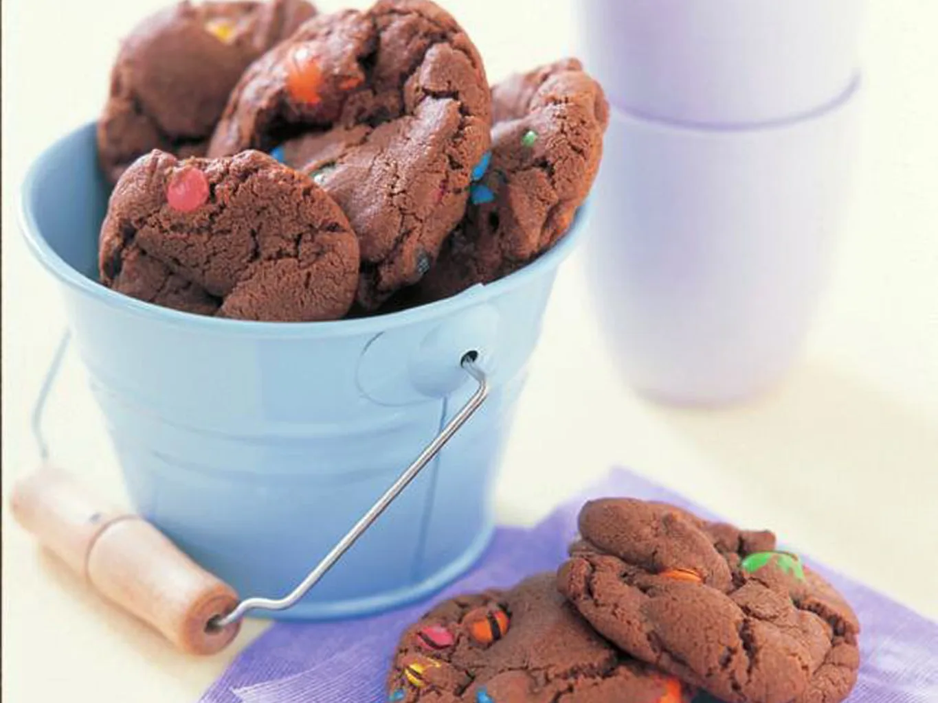 Chunky choc-chip cookies | Women's Weekly Food
