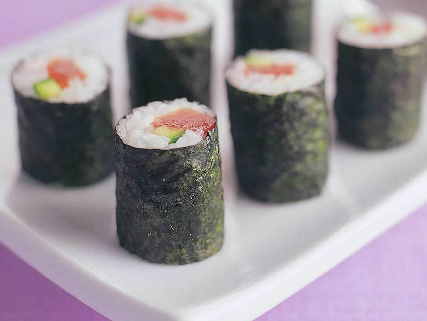 Tuna and cucumber mini maki | Women's Weekly Food