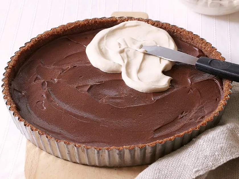 Rich and Creamy Chocolate Mud Pie Recipe