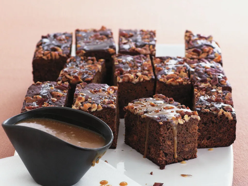 Sticky date pudding desserts | Women's Weekly Food