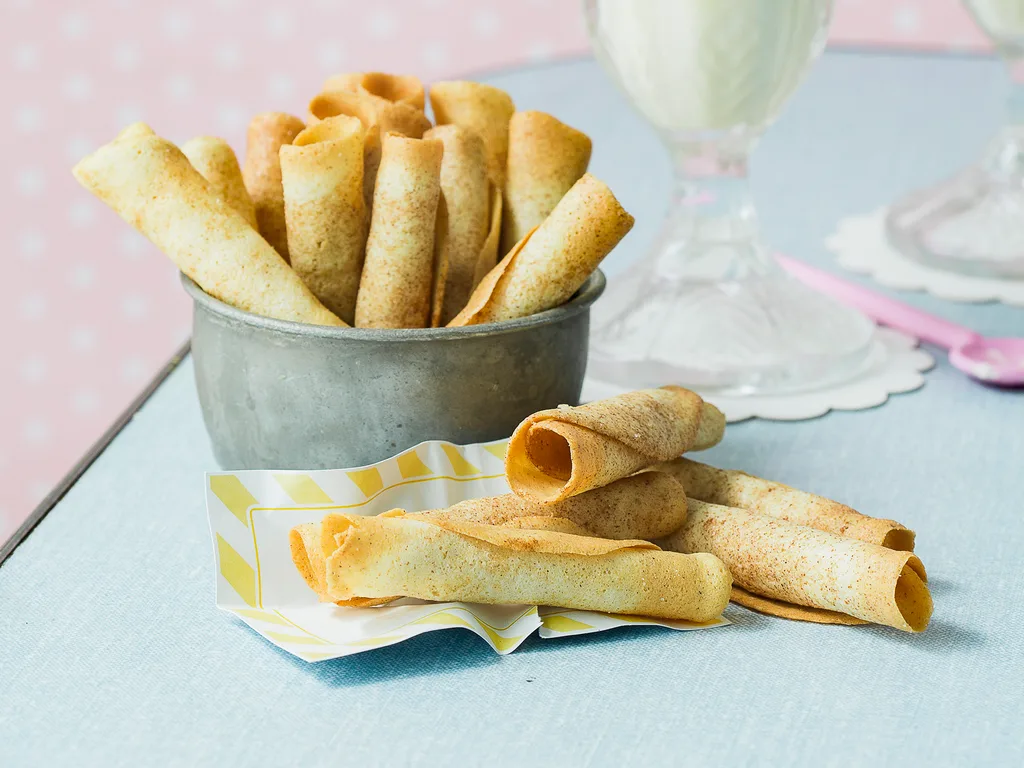 Wafer roll biscuits | Women's Weekly Food