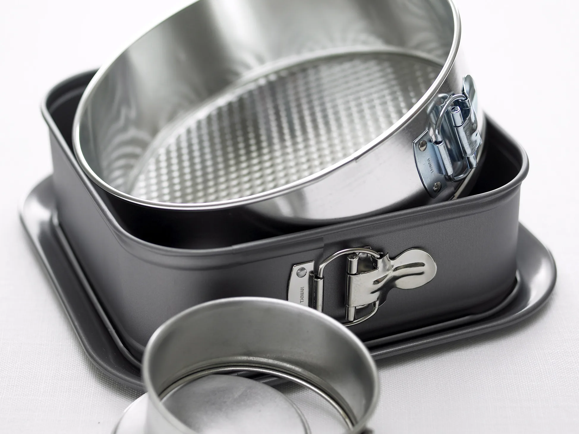 Baking 101: Cake tins and baking pans | Women's Weekly Food
