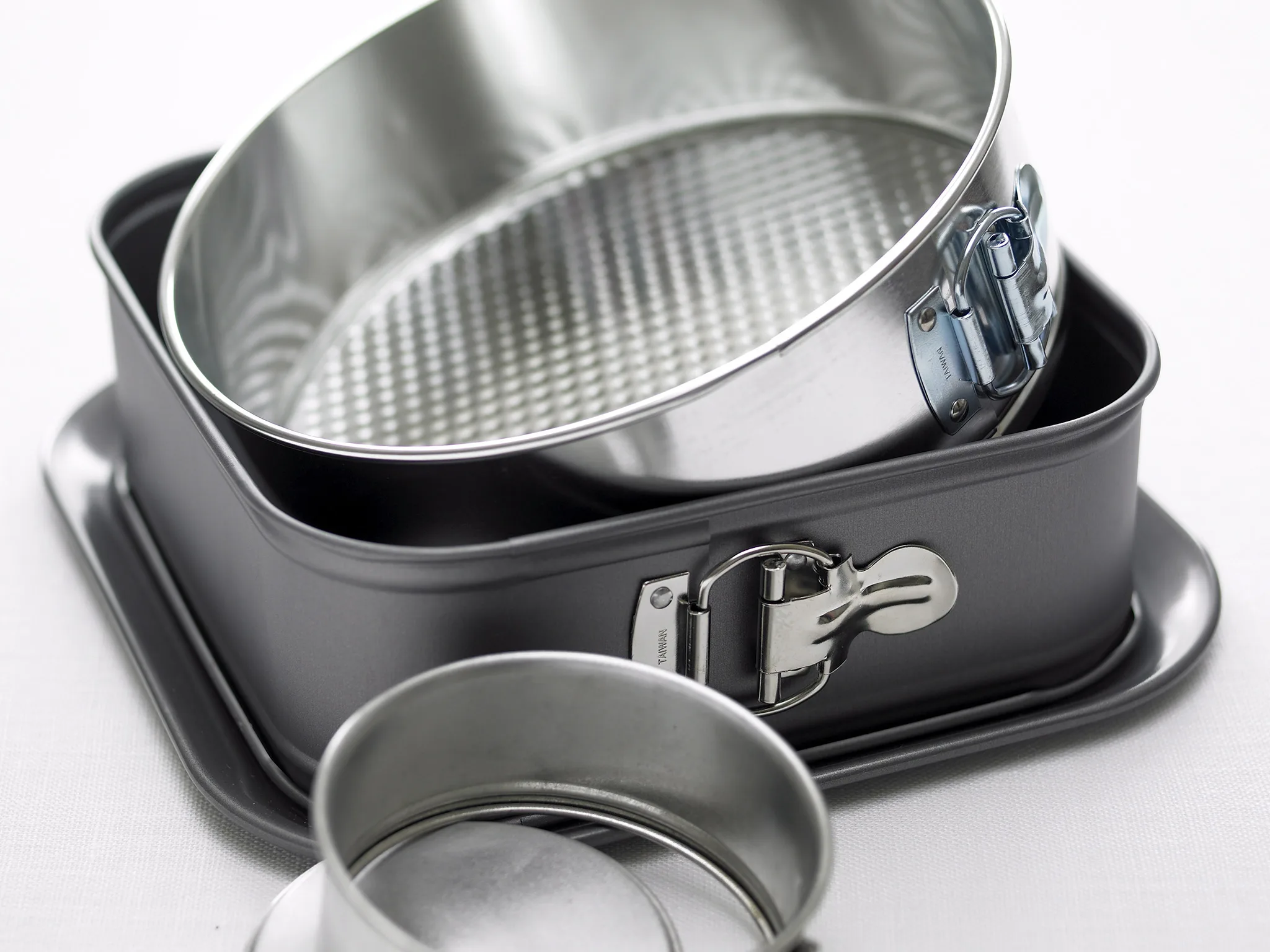 Baking 101: Cake tins and baking pans | Women's Weekly Food