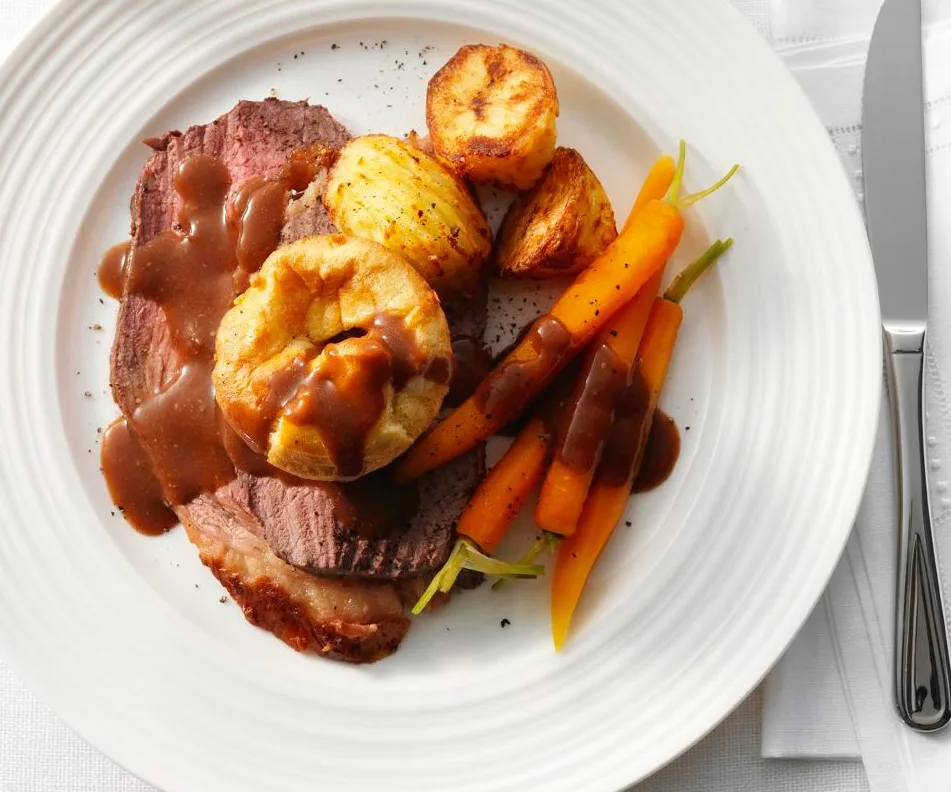 Roast beef with yorkshire puddings | Women's Weekly Food