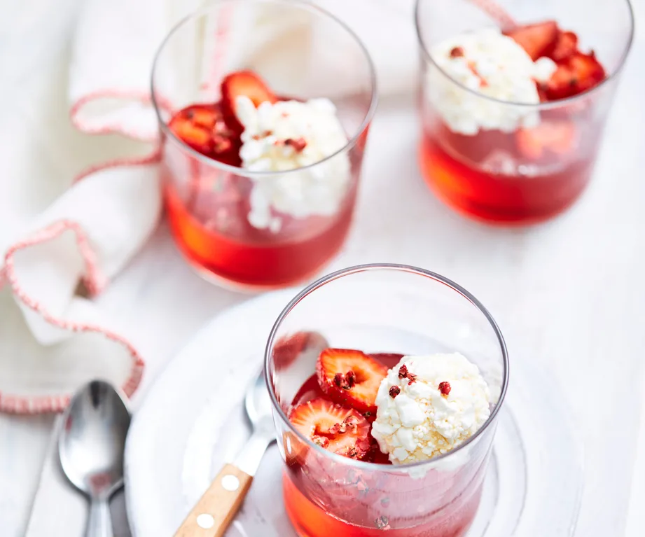Strawberry jellies with snowballs | Women's Weekly Food