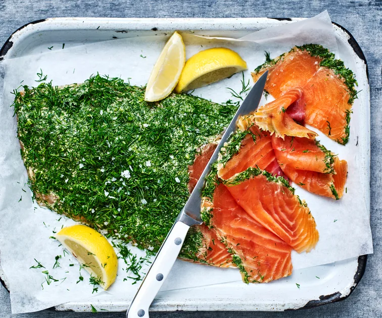 Homemade Gravlax with Fresh Dill and Lemon