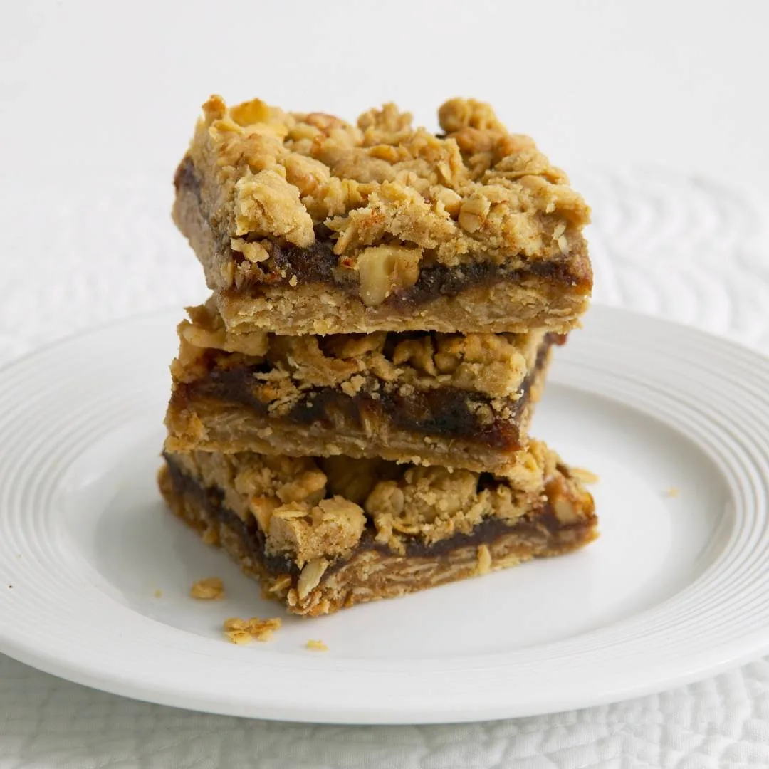 This Next Level Oat Slice Is Part Brownie, Part Crumble | Women's Weekly Food