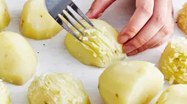 Perfect roasted potatoes | Women's Weekly Food