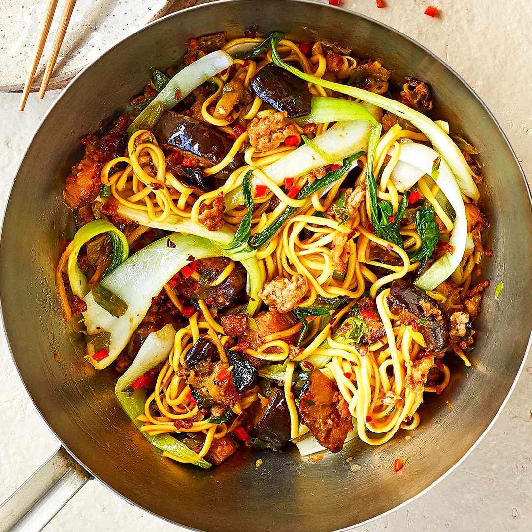 This Easy Chicken Stir Fry is a 30 Minute Dinner | Women's Weekly Food