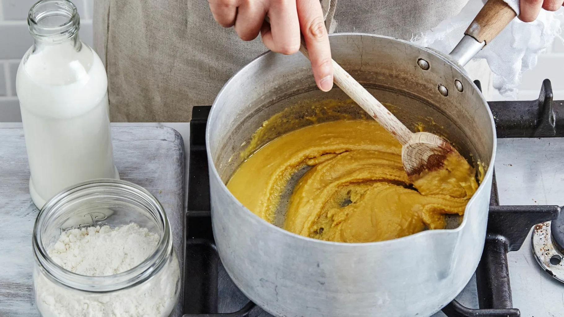 How to make bechamel sauce | Women's Weekly Food