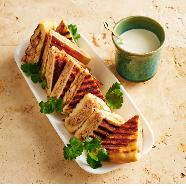 Chicken mince stuffed pitas with garlic yoghurt sauce | Women's Weekly Food
