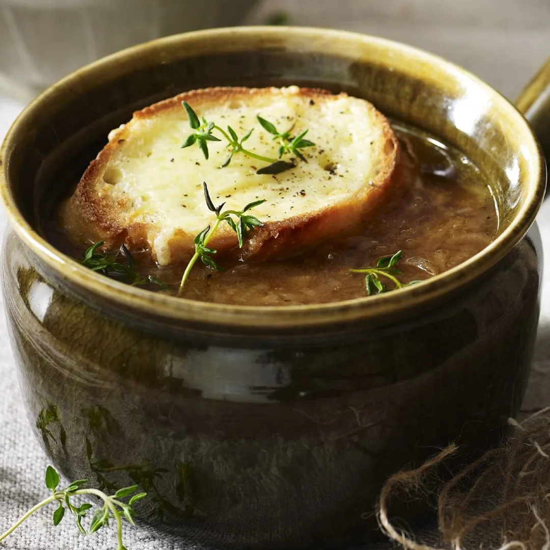 French Onion Soup with Cheesy Croûtons | Women's Weekly Food