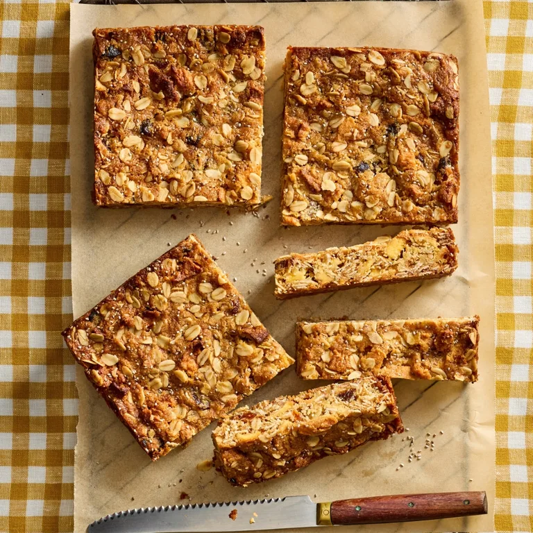 These Easy Melt-and-Mix Oat Bars Keep for Two Weeks | Women's Weekly Food