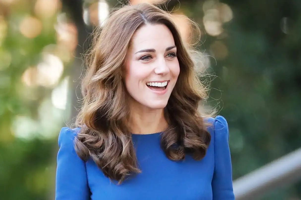 Kate Middleton wears royal blue to visit Imperial War Musuem