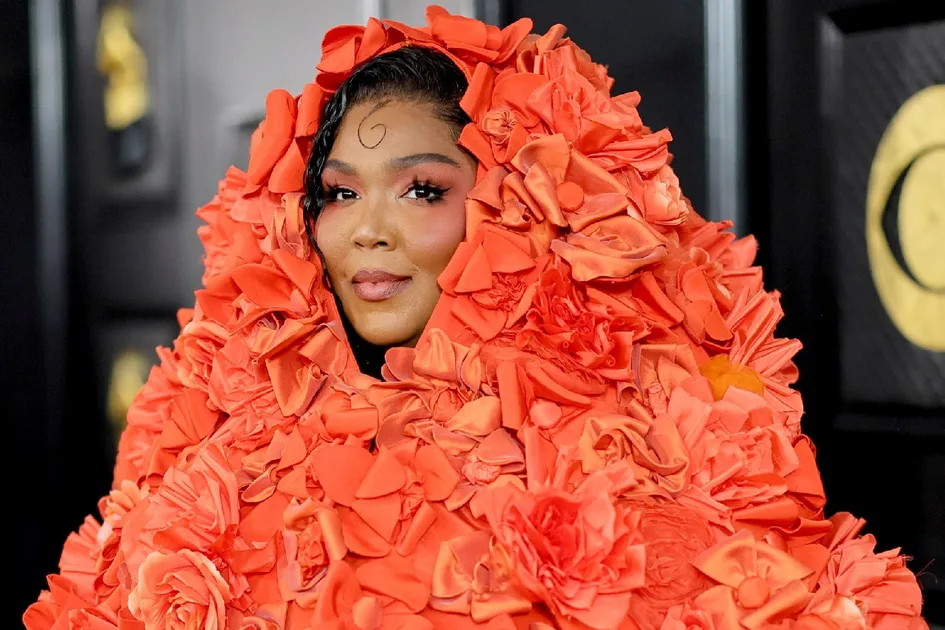 Lizzo Stuns In Dramatic Floral Look On 2023 Grammy Red Carpet