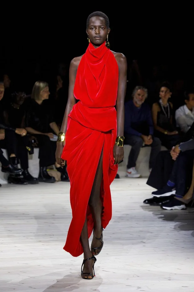 Red Trend 2023/2024: Why It’s All Over Your Dresses, Shoes And Bags