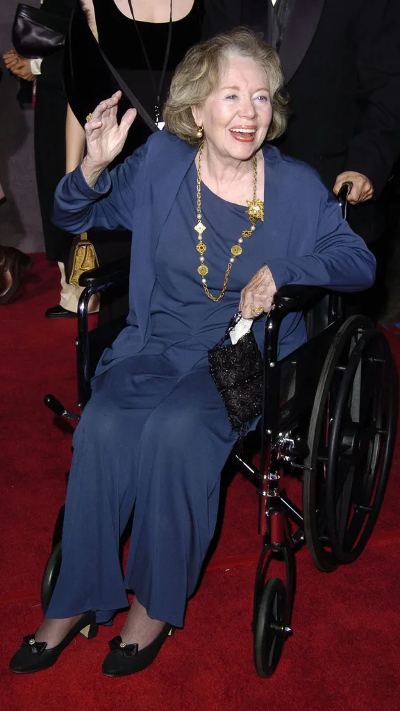 'Mary Poppins' Star Glynis Johns Dies Aged 100 | marie claire